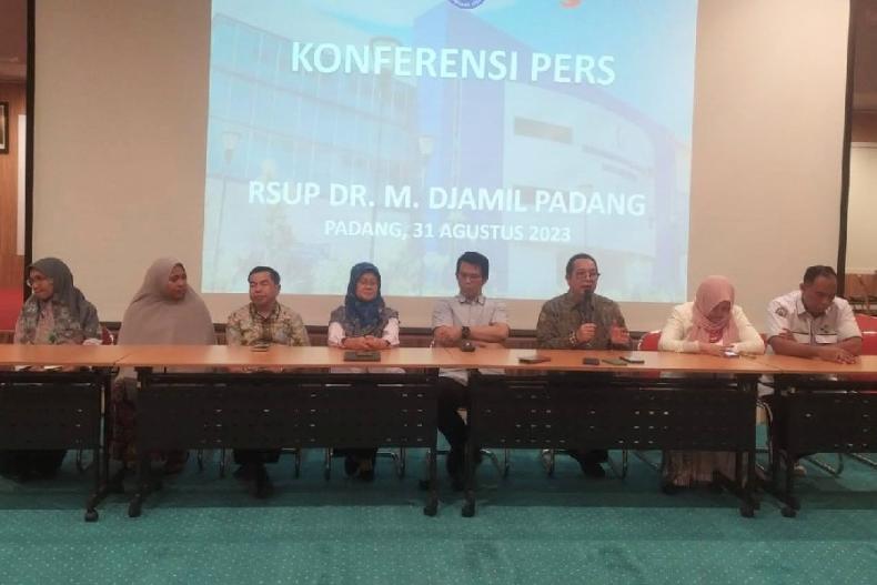 M Djamil Berhasil Lakukan Operasi Kelainan Tulang Belakang: Tingkat ...